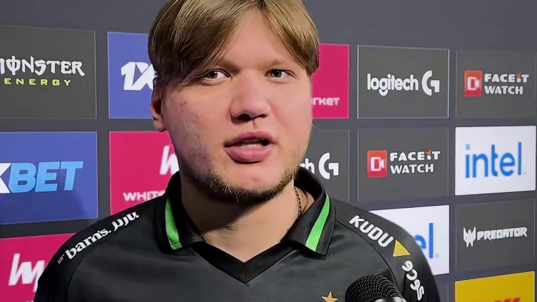 s1mple线下首秀光速回家#csgo #cs2 #马西西_虎牙直播_huya